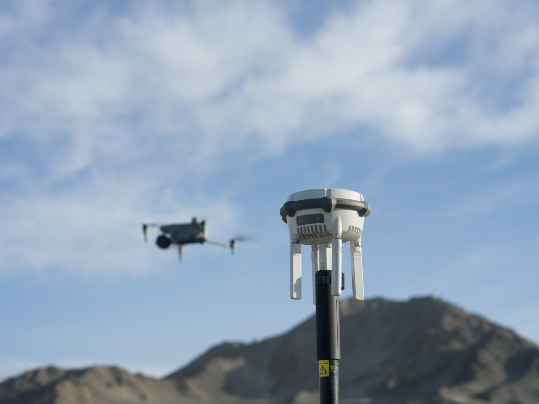 DJI D-RTK 3 Multifunctional Station D-RTK 3 Multifunktionsst